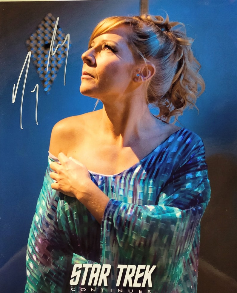 Gigi Edgley Signed 8x10 Photo Star Trek Continues - Etsy