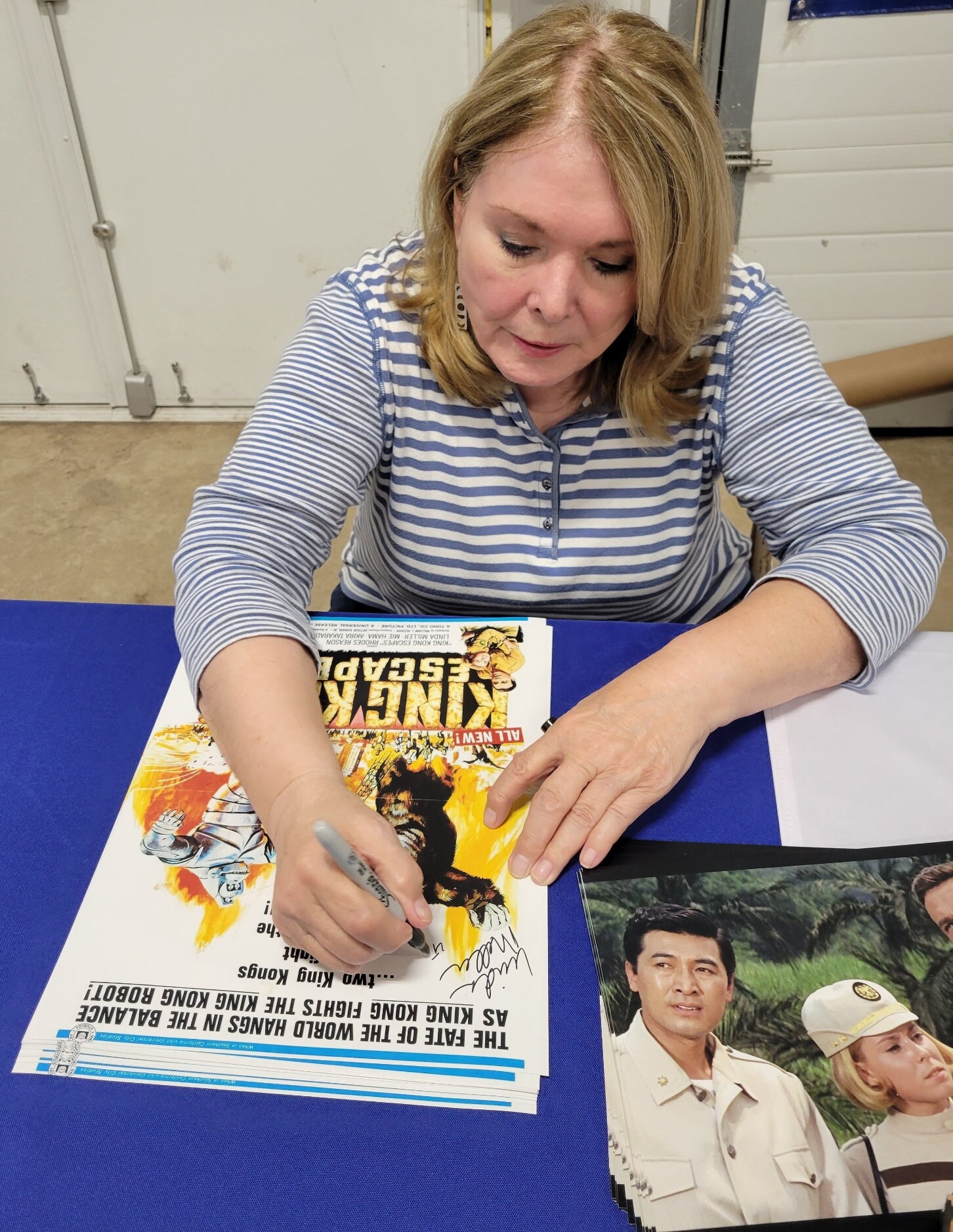 Linda Miller Signed 11x14 Original Canvas Painting King Kong Escapes ...