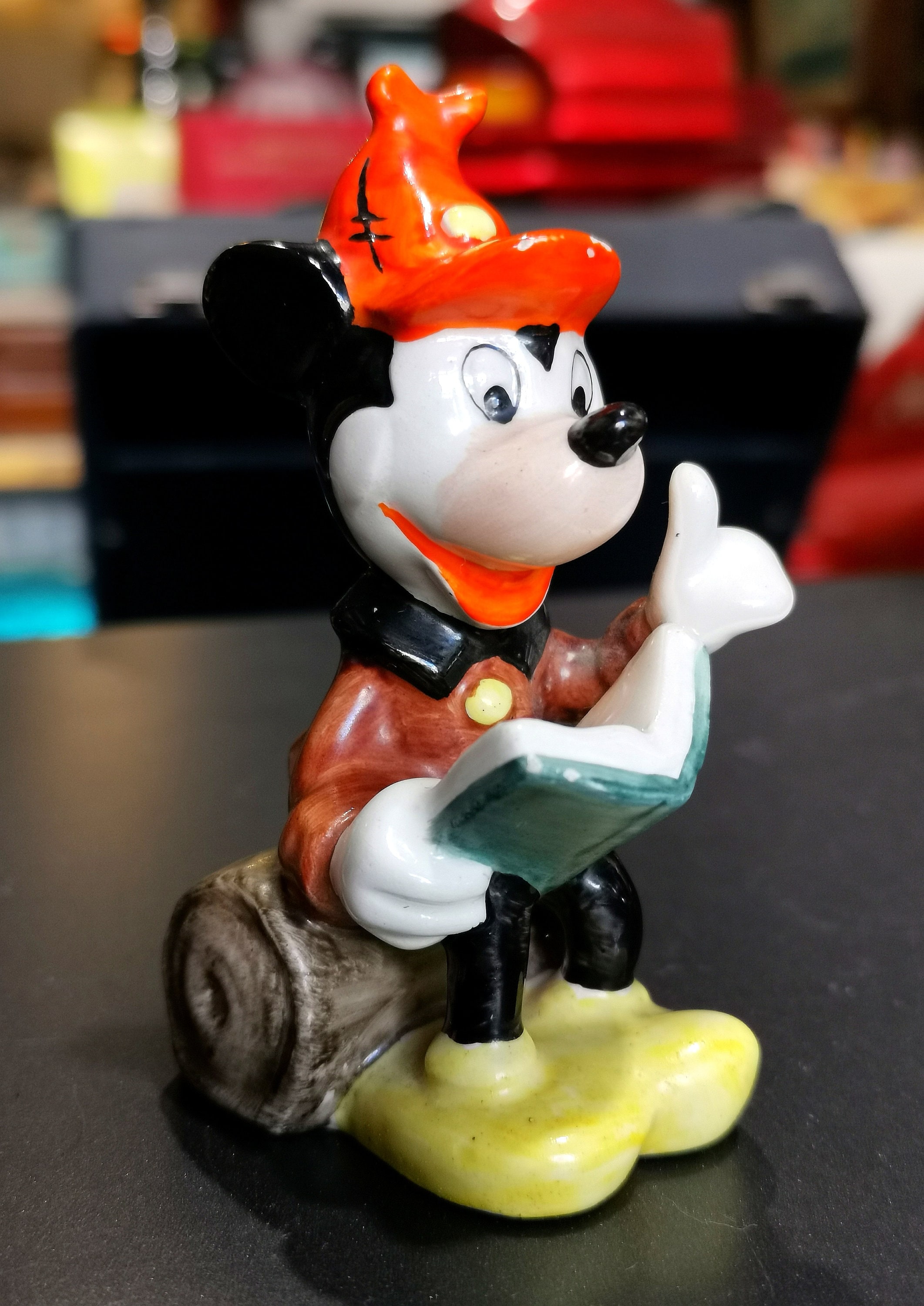 1950-55 Walt Disney Mickey Mouse Hunter Reading Book Goebel - Etsy