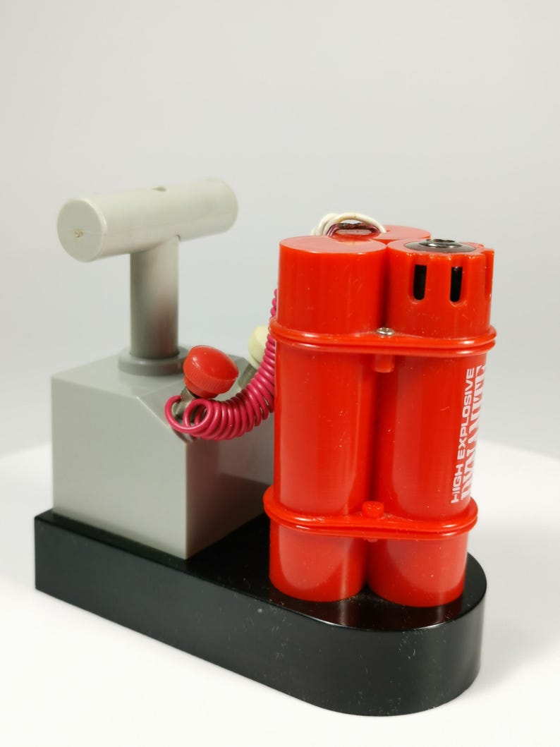 U.S Army Mud Fish KP-44 Ignition Device High Explosive Dynamite Table ...