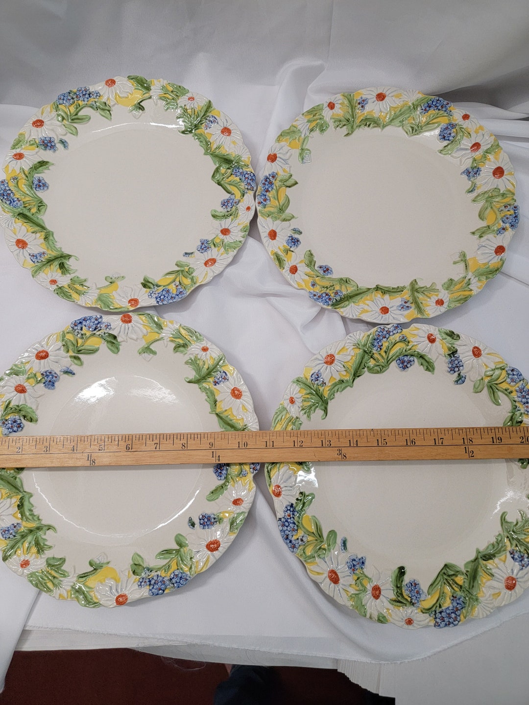 Set of 4 Dinner Plates Daisies Temptations by Tara Figural Floral - Etsy