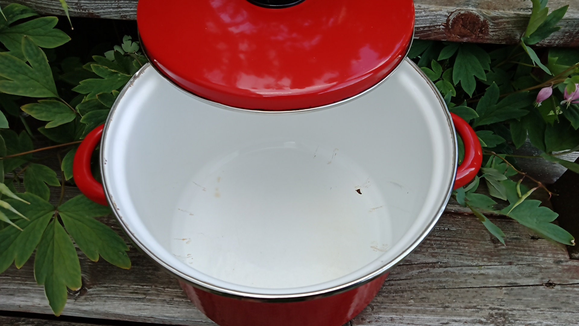 Vintage Red Enamel Stock Pot With Lid Red With White Interior Cook Pot ...