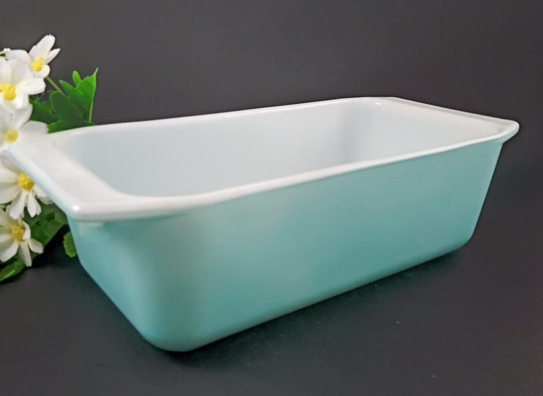 Vintage Pyrex #913 Light Blue Loaf Pan; Bread Pan; Robin Egg Blue Over ...
