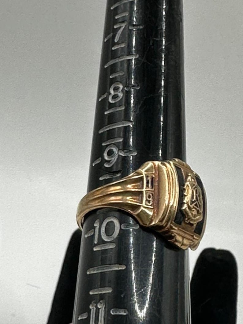 Vintage Class Ring - Retro 10k Yellow Gold Black Enamel High School ...