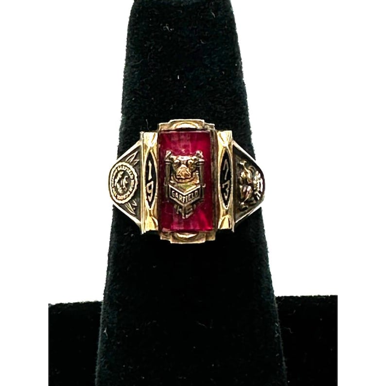 Class Ring - Retro 10k Yellow Gold RED Stone Garfield HS- 1973 Size 8 ...