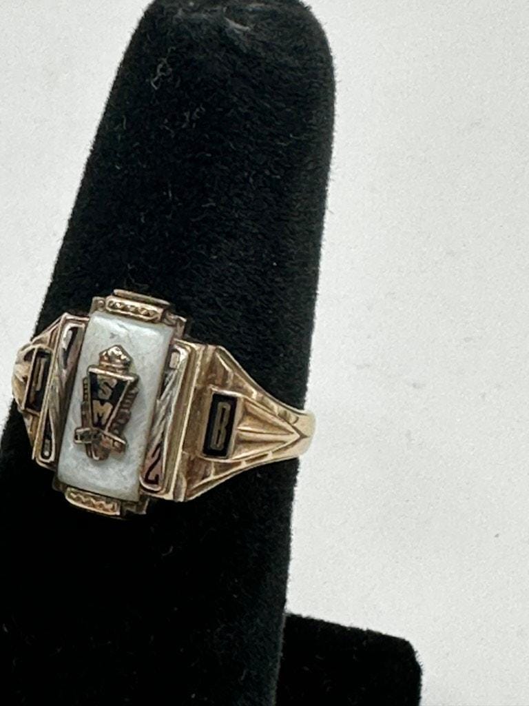 Vintage Class Ring - Retro JOSTEN 10k Yellow Gold Mother of Pearl Black ...