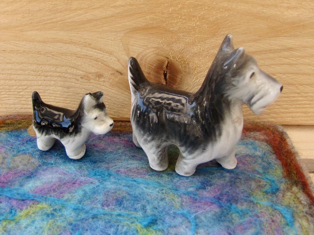 Schnauzer Miniature Figurines, Made in Japan, Ceramic Dogs, Set of 3 - Etsy