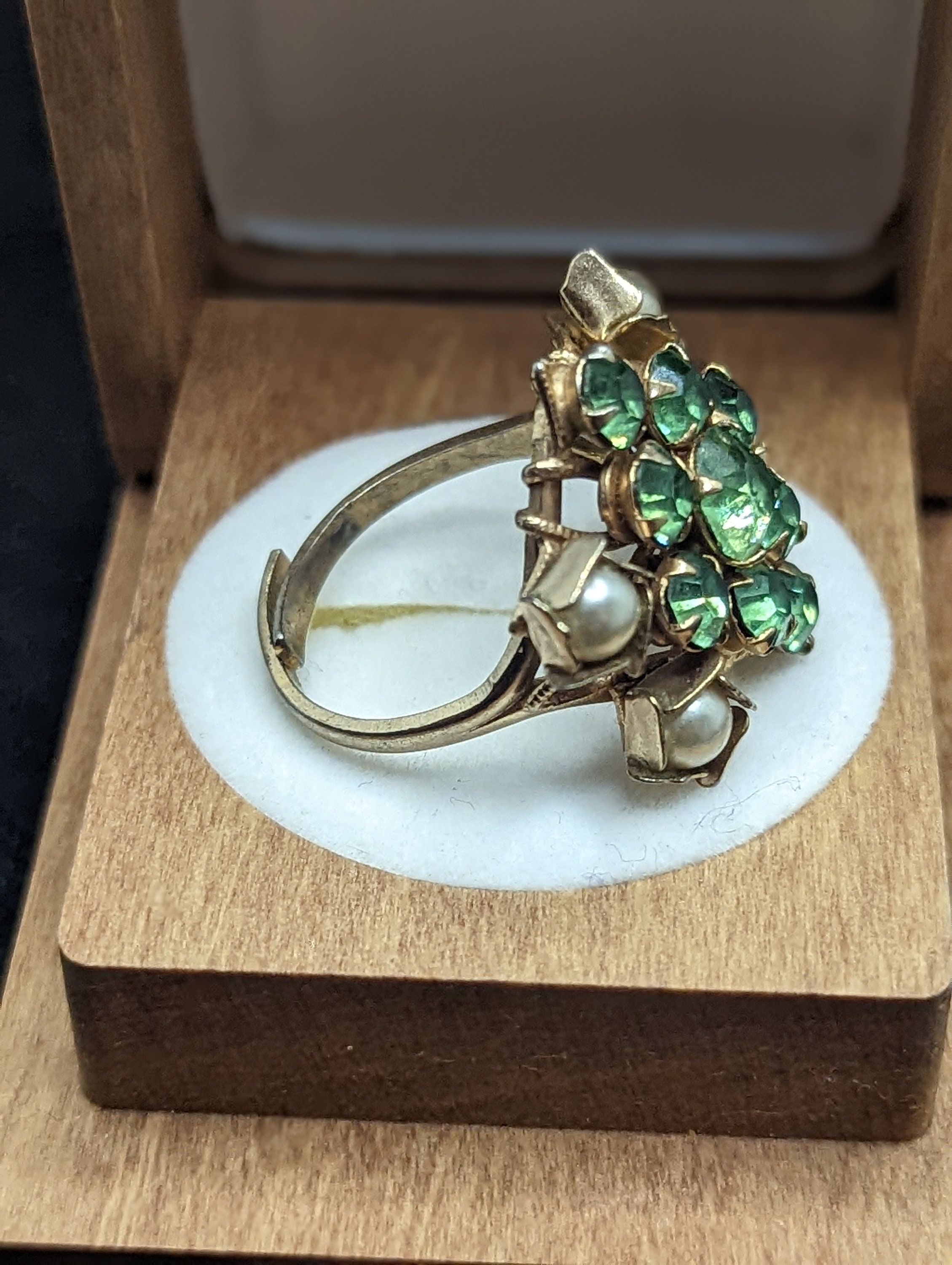 Vintage Cluster Style Pearl and Uranium Ring - Etsy