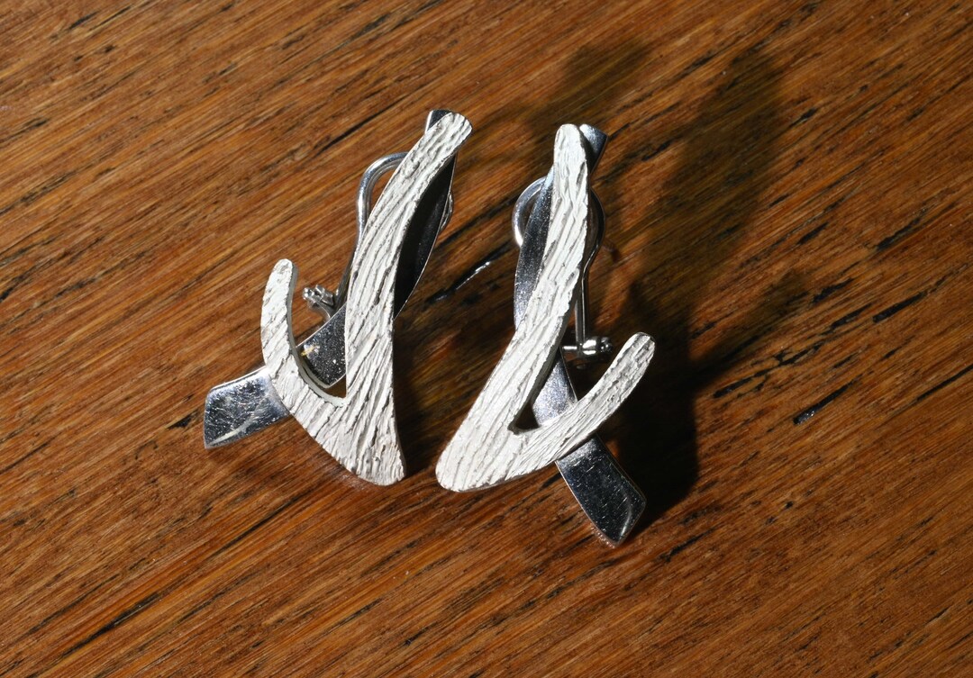 925 Silver Swoosh Design Omega Back Earrings - Etsy