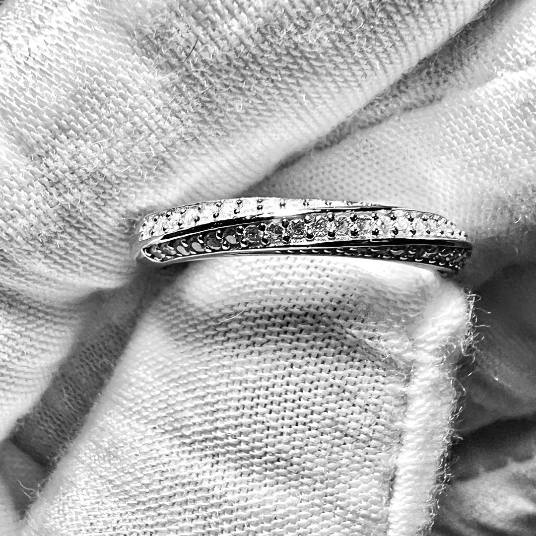 3mm Moissanite D VVS1 Test Positive Round Brilliant Twist Wedding Band ...