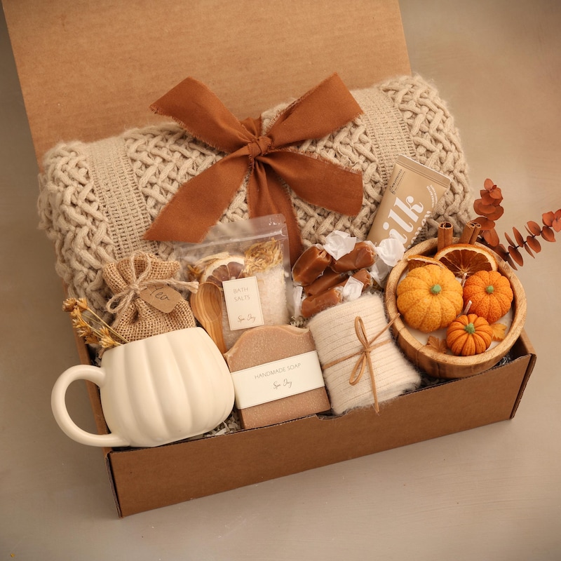 Fall Season Gift Baskets - 60+ Gift Ideas for 2025