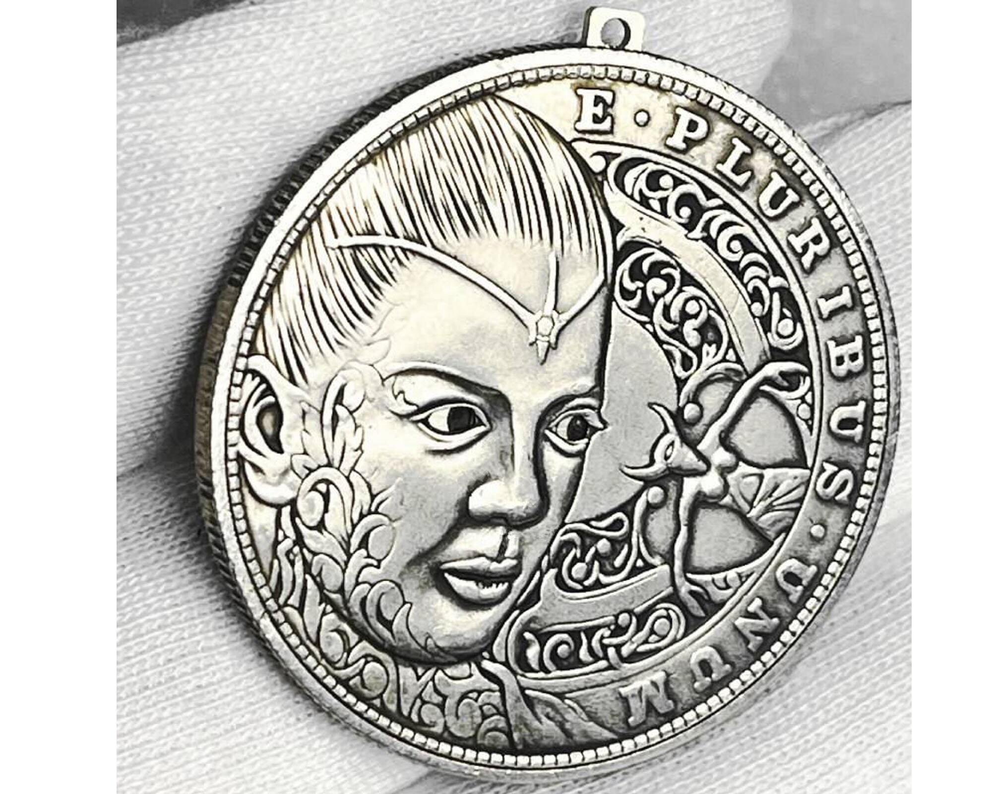 Rare USA Movable Mechanical Coin Handcrafted Queen Silver Color Coin ...