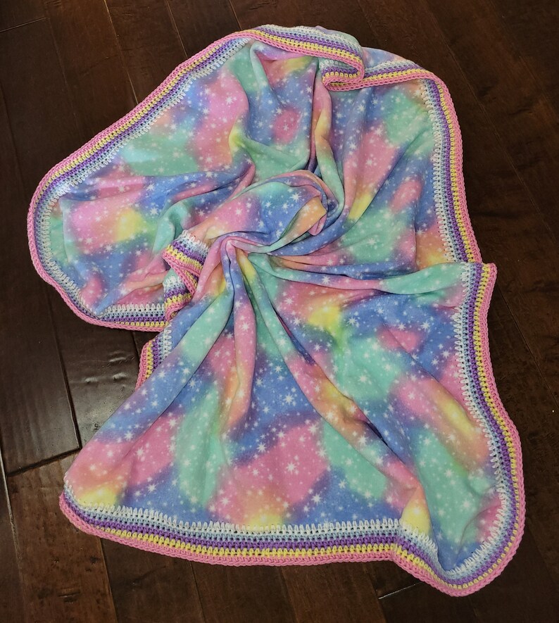 Multi-colored Blanket Pastel Bedding Fleece Throw Hand Crocheted Edges ...
