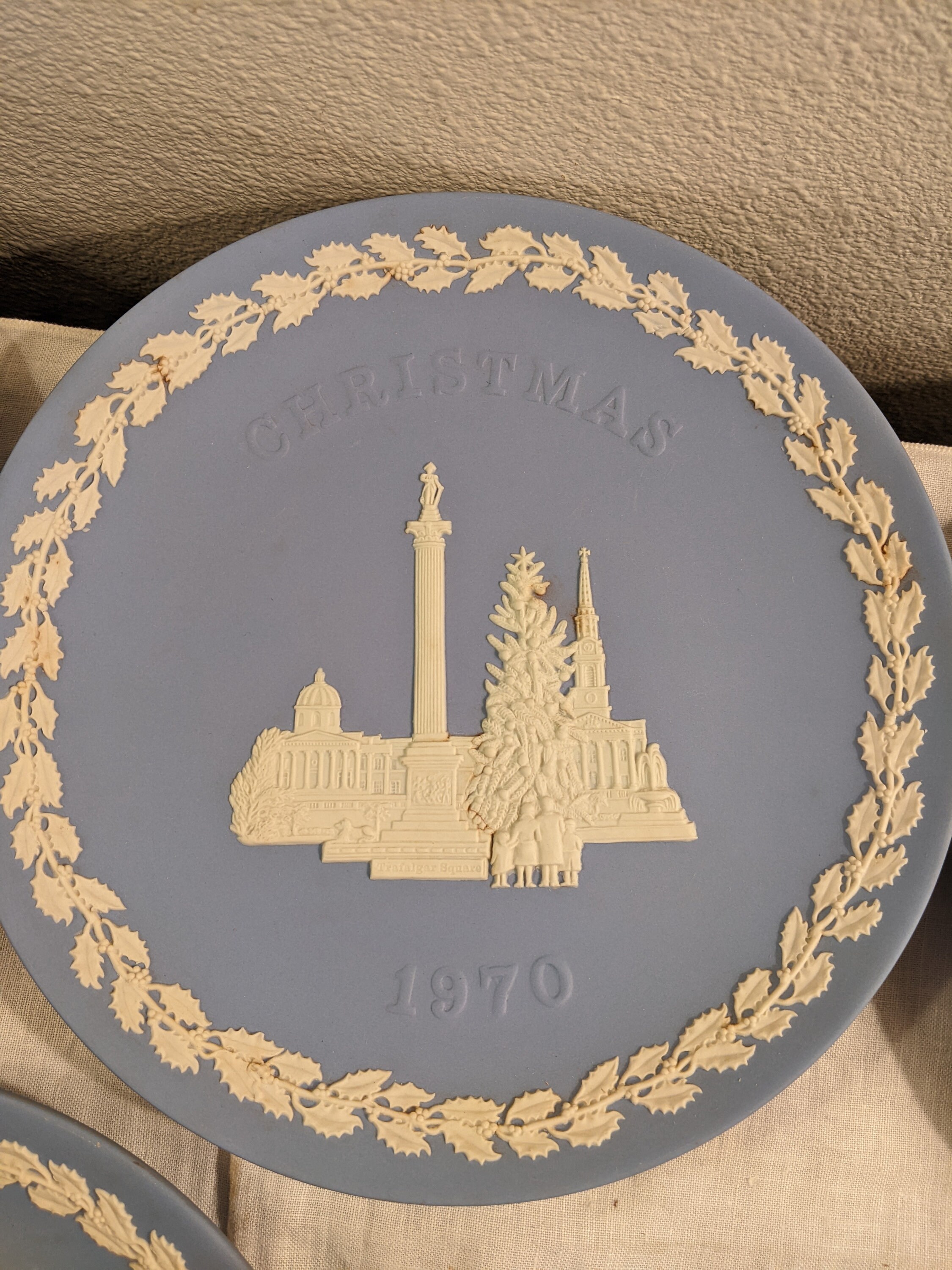 Five Wedgwood Jasperware Plates Christmas 1969-1972 & Apollo 11 Man on ...