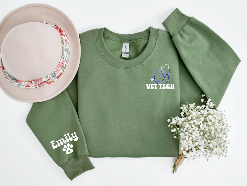 Personalized Vet Sweatshirt, Vet Tech Gift Idea, Custom Vet Tech Pocket ...