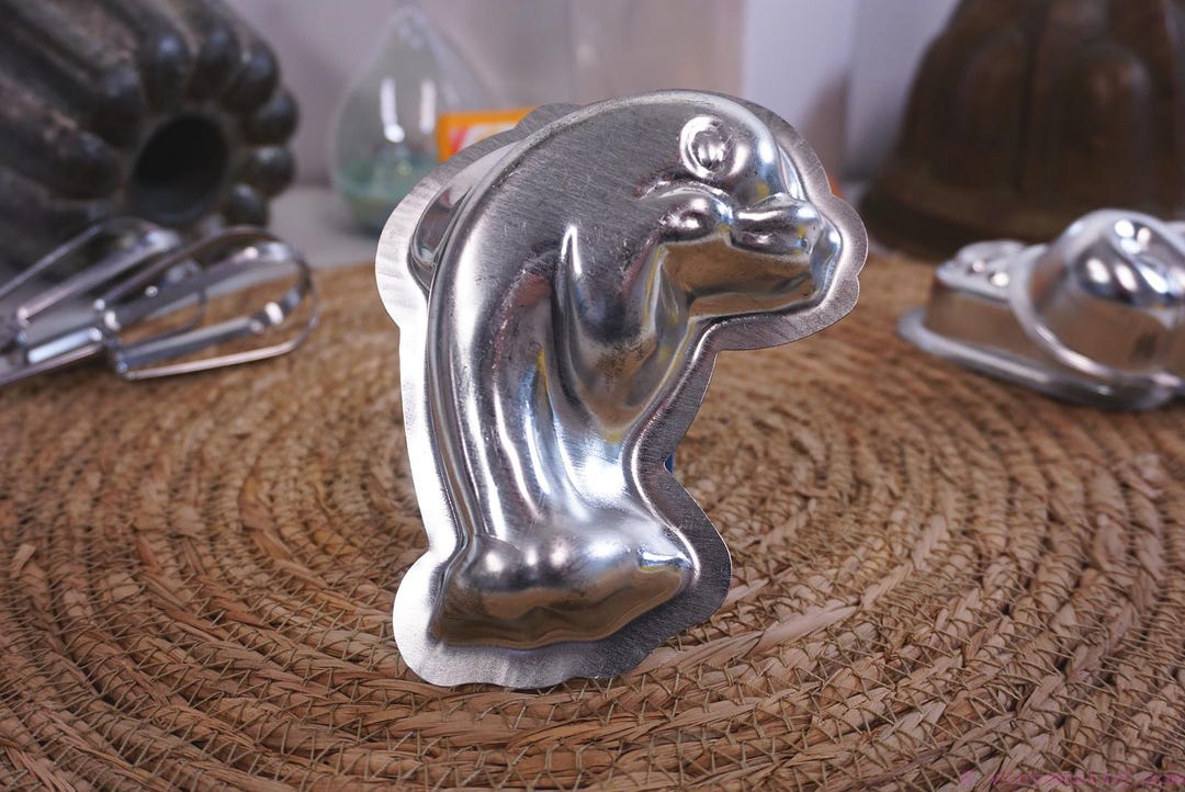 Vintage Dolphin-shaped Figure Metal Baking Form for Cupcake, Muffins or ...