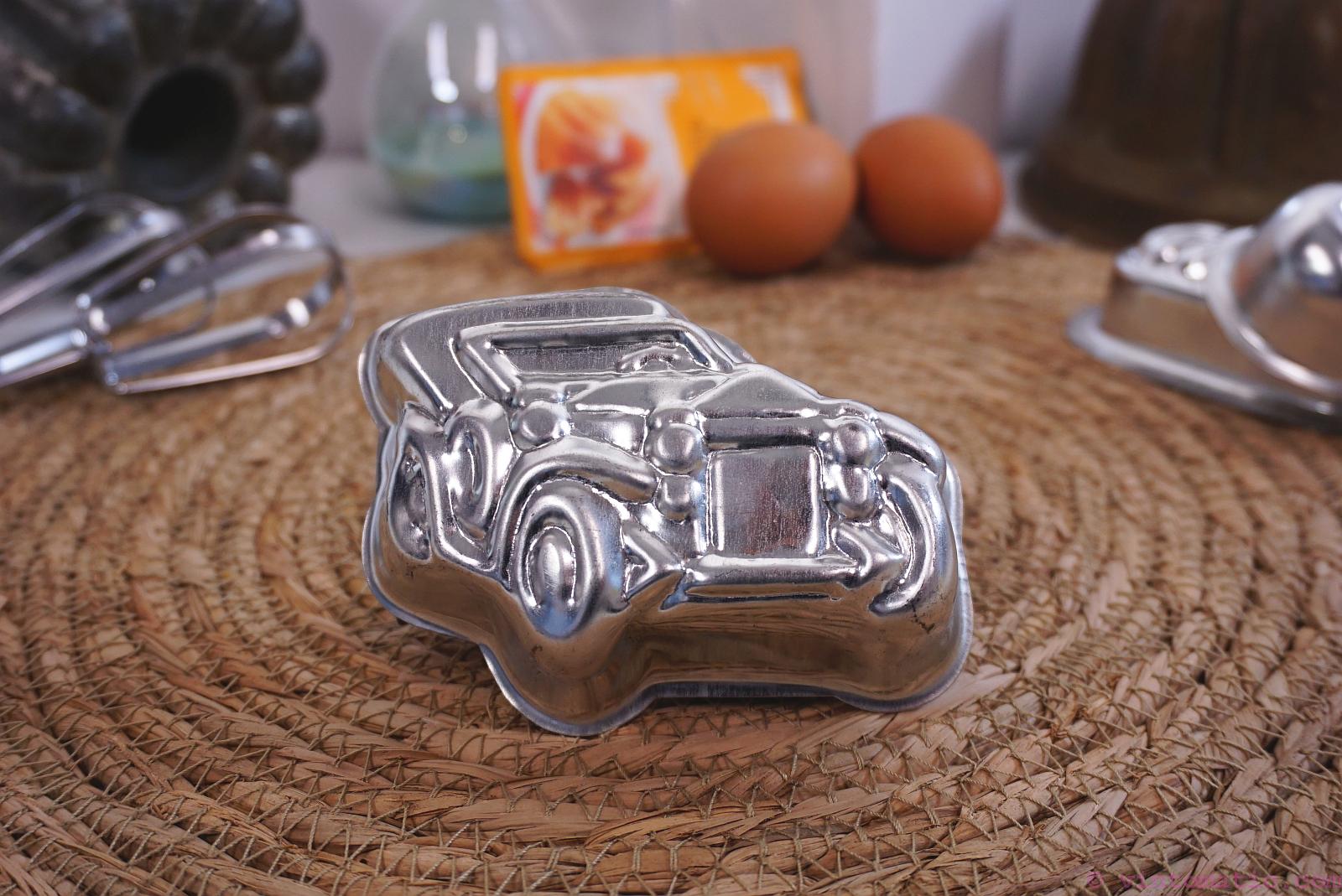 Vintage Classic Car-shaped Figure Metal Baking Form for Cupcake ...
