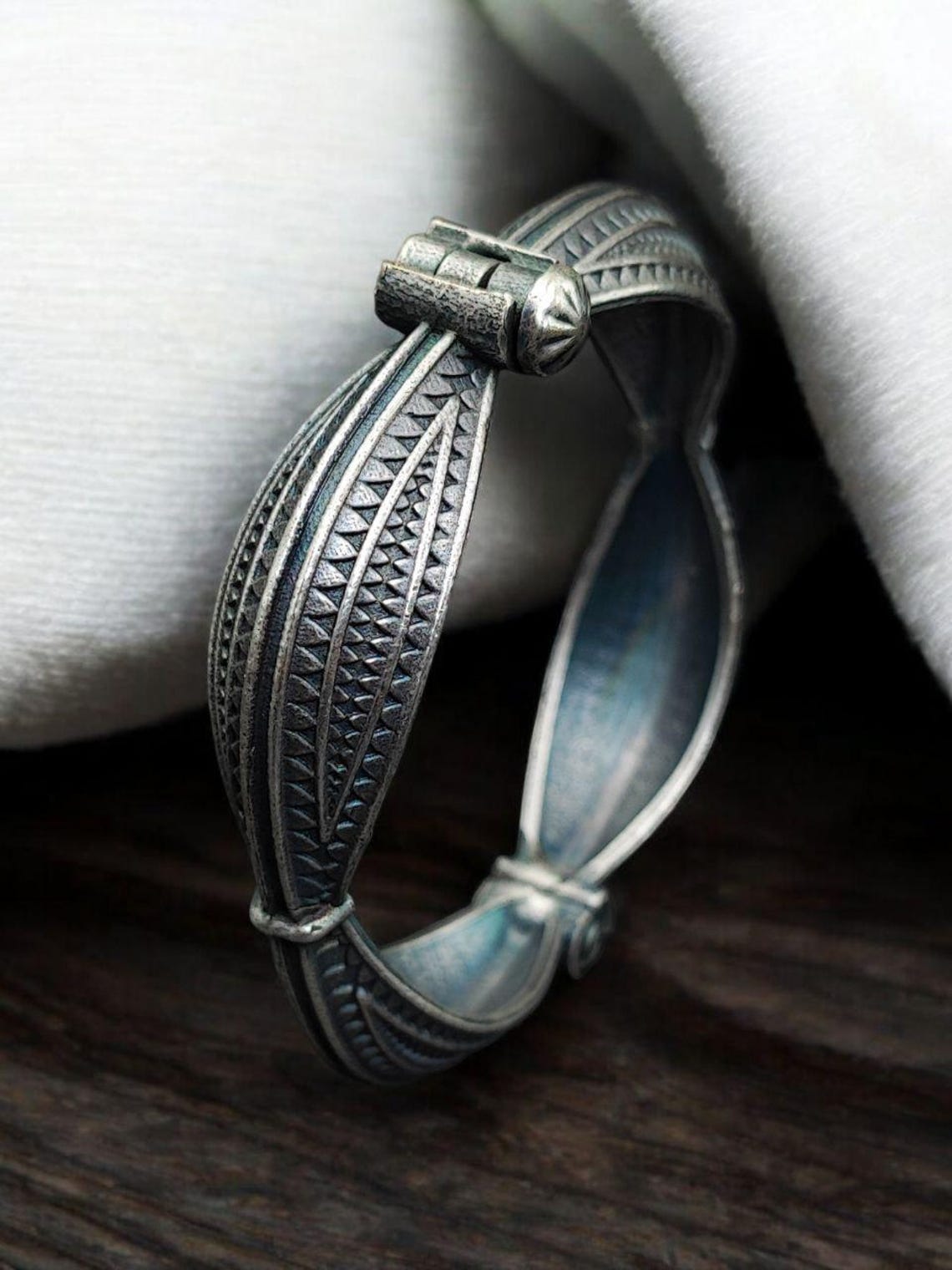 YACHIKA Collection's:silver Replica Bangle Square Bracelet Best Free ...