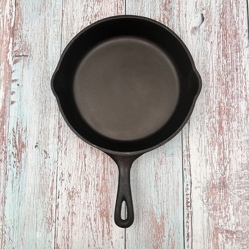 8 Dot Cast Iron Skillet - Number 8 - Extremely Rare - Etsy