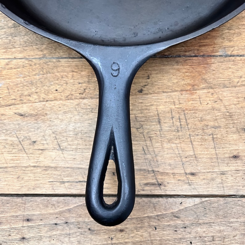 Restored Javelin Cast Iron Pan Size 9 Rare Canadian Pan - Etsy