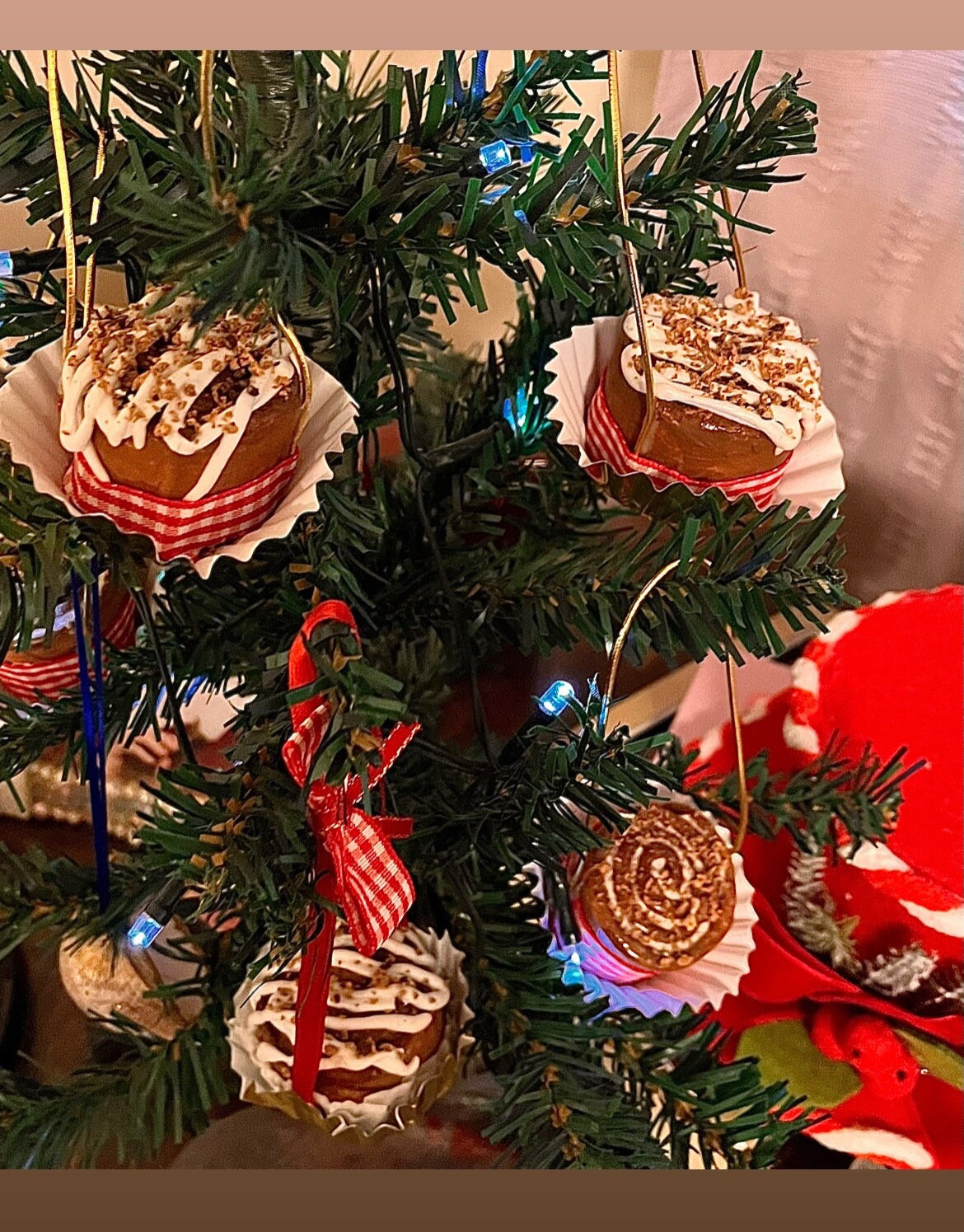 Mini Cinnamon Iced Buns for Home Staging, Kitchen Decor, Christmas Tree ...