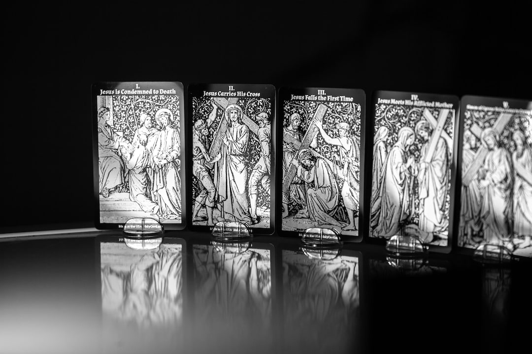 Mini Stations of the Cross, Metallic Silver Edition — 15 Cards for ...