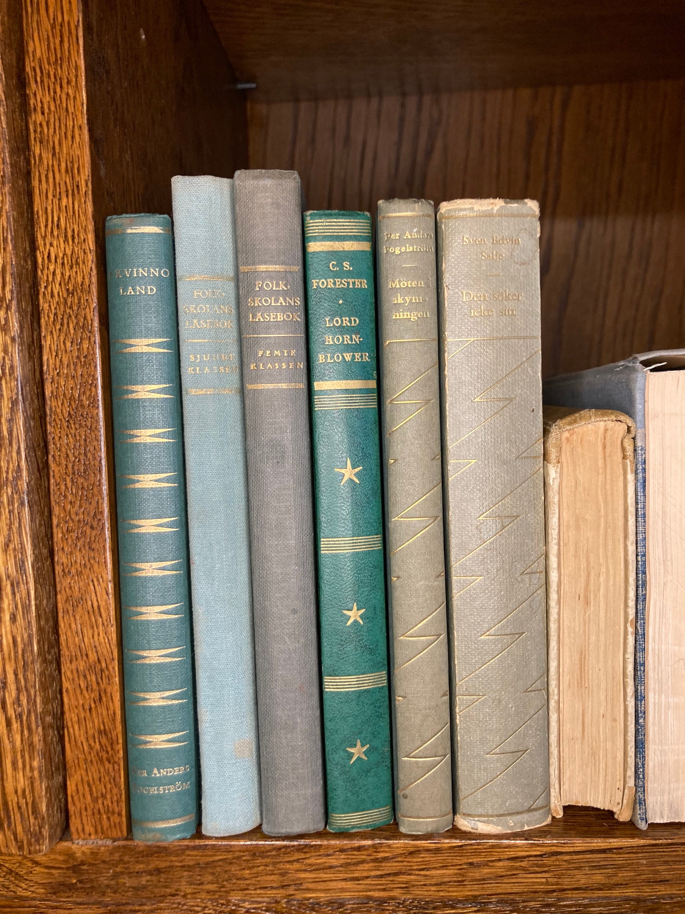 Harry Potter Inspired Book Stacks | Hogwart Houses Inspired Book Stack ...