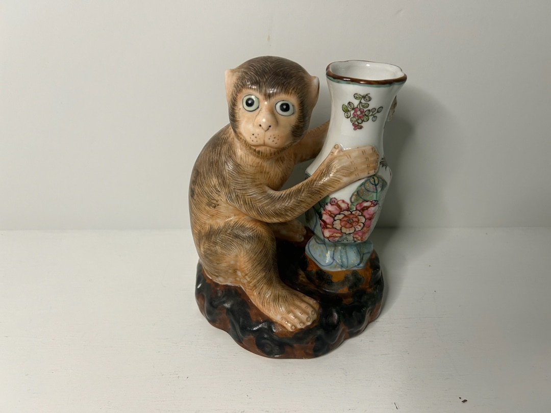Vintage Chinoiserie Monkey Holding a Tobacco Leaf Vase Figurine - Etsy