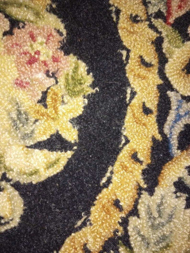 VINTAGE 23 Diameter Round HOOKED RUG, Primitive, Black and Flowers - Etsy