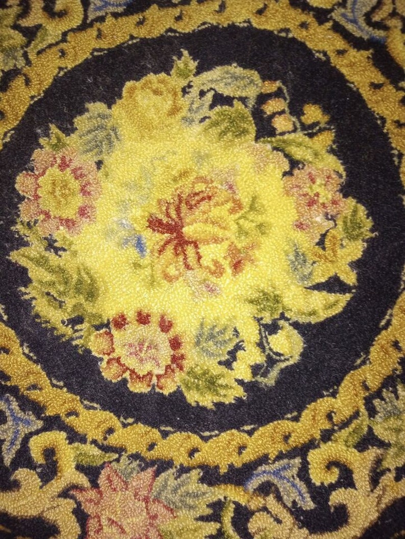 VINTAGE 23 Diameter Round HOOKED RUG, Primitive, Black and Flowers - Etsy