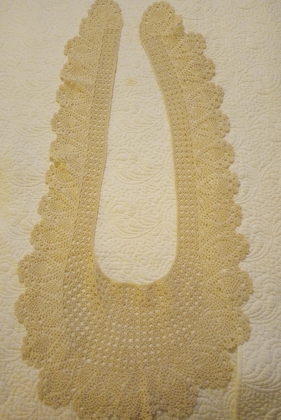 Large Antique Victorian Crochet Lace Collar With Deli… - Gem
