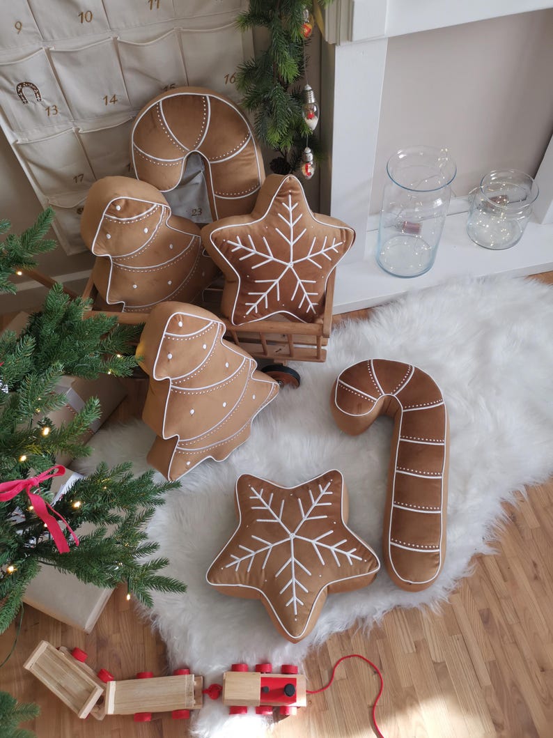 Gingerbread Star Cushion Pillow, Adorable Christmas Decoration for Home ...