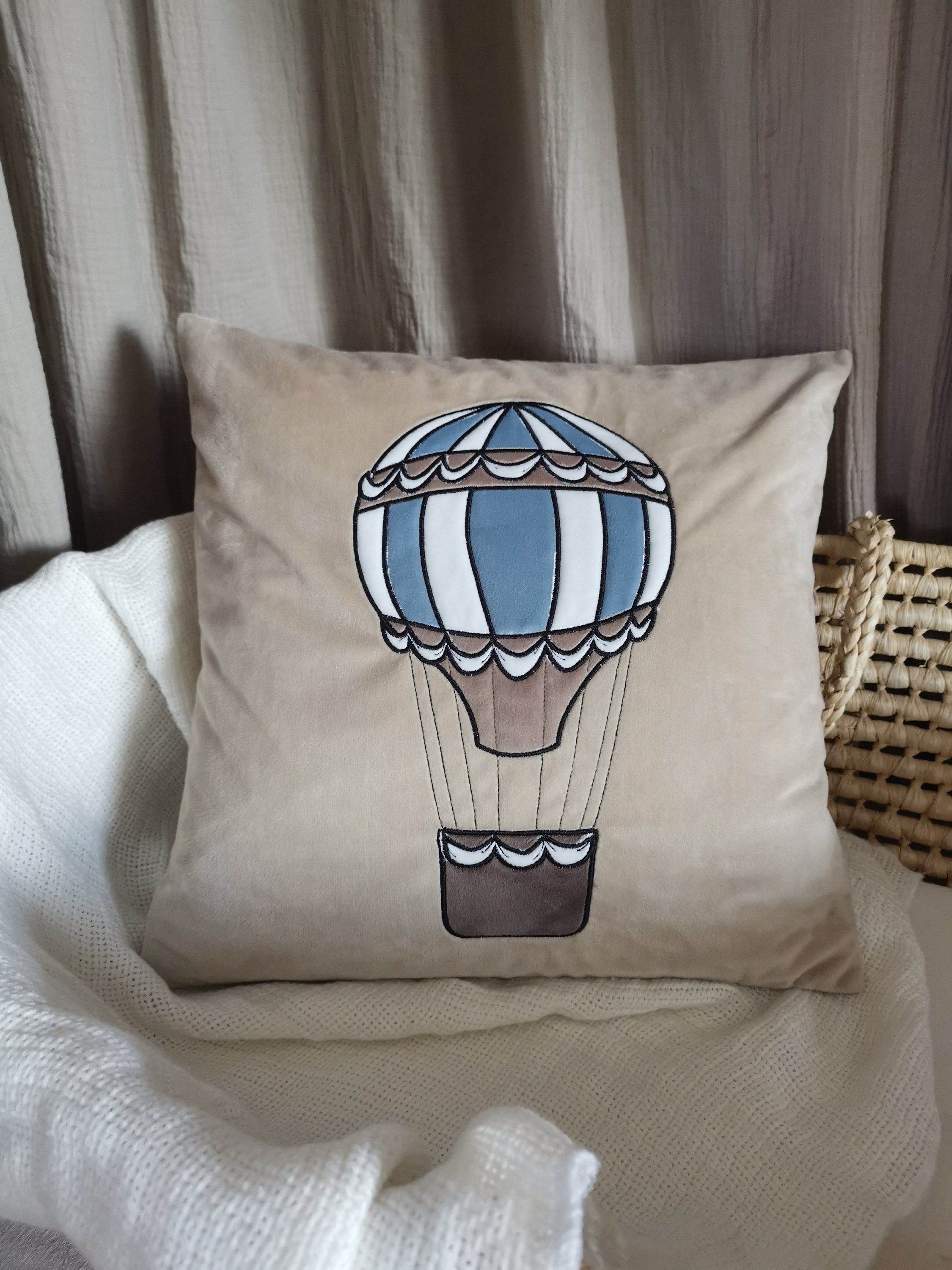 Retro Hot Air Balloon Pillow Made of Velvet Fabric, Gift for Fan of ...