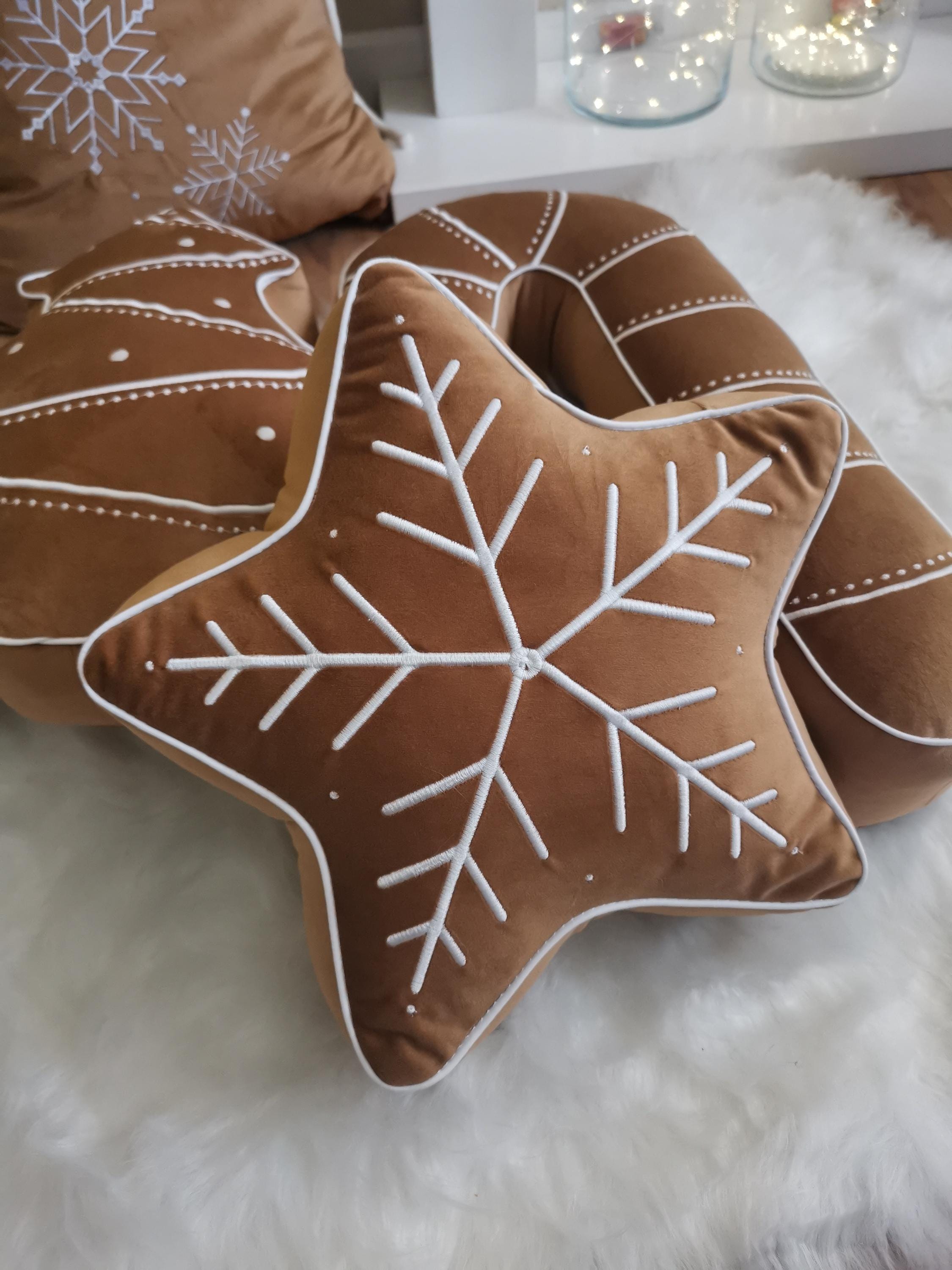 Gingerbread Star Cushion Pillow, Adorable Christmas Decoration for Home ...