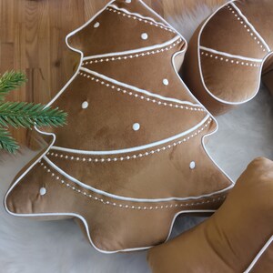 Gingerbread Christmas Tree Pillow, Velvet Holiday Decor - Etsy