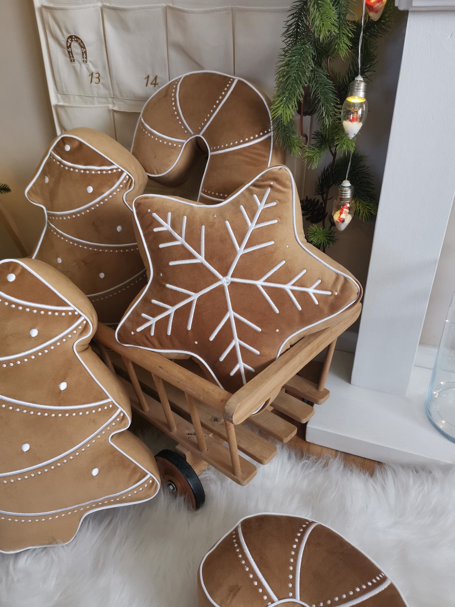 Gingerbread Star Cushion Pillow, Adorable Christmas Decoration for Home ...