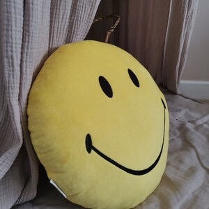 Smile Pillow, Yellow Happy Face, Cute Soft Decor, 90s Vibe, Kids Room ...