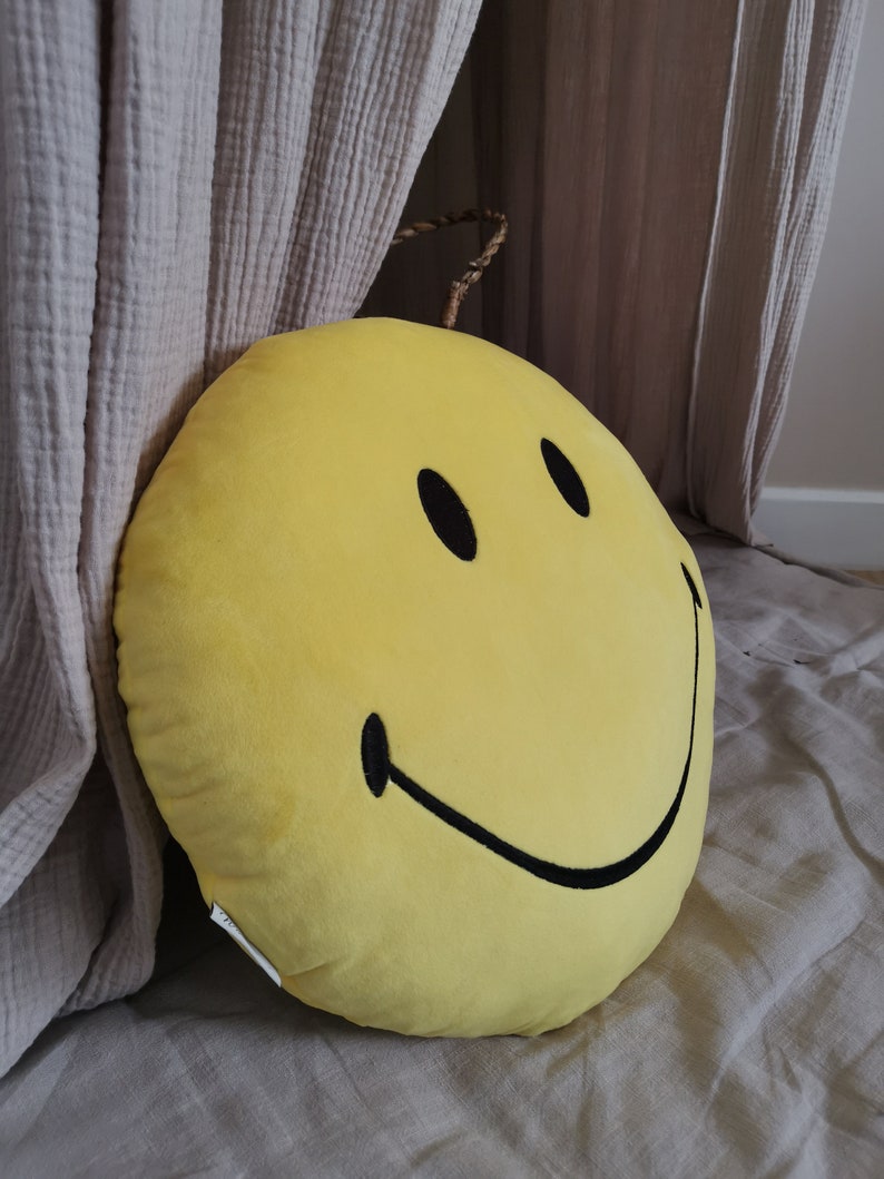 Smile Pillow, Yellow Happy Face, Cute Soft Decor, 90s Vibe, Kids Room ...