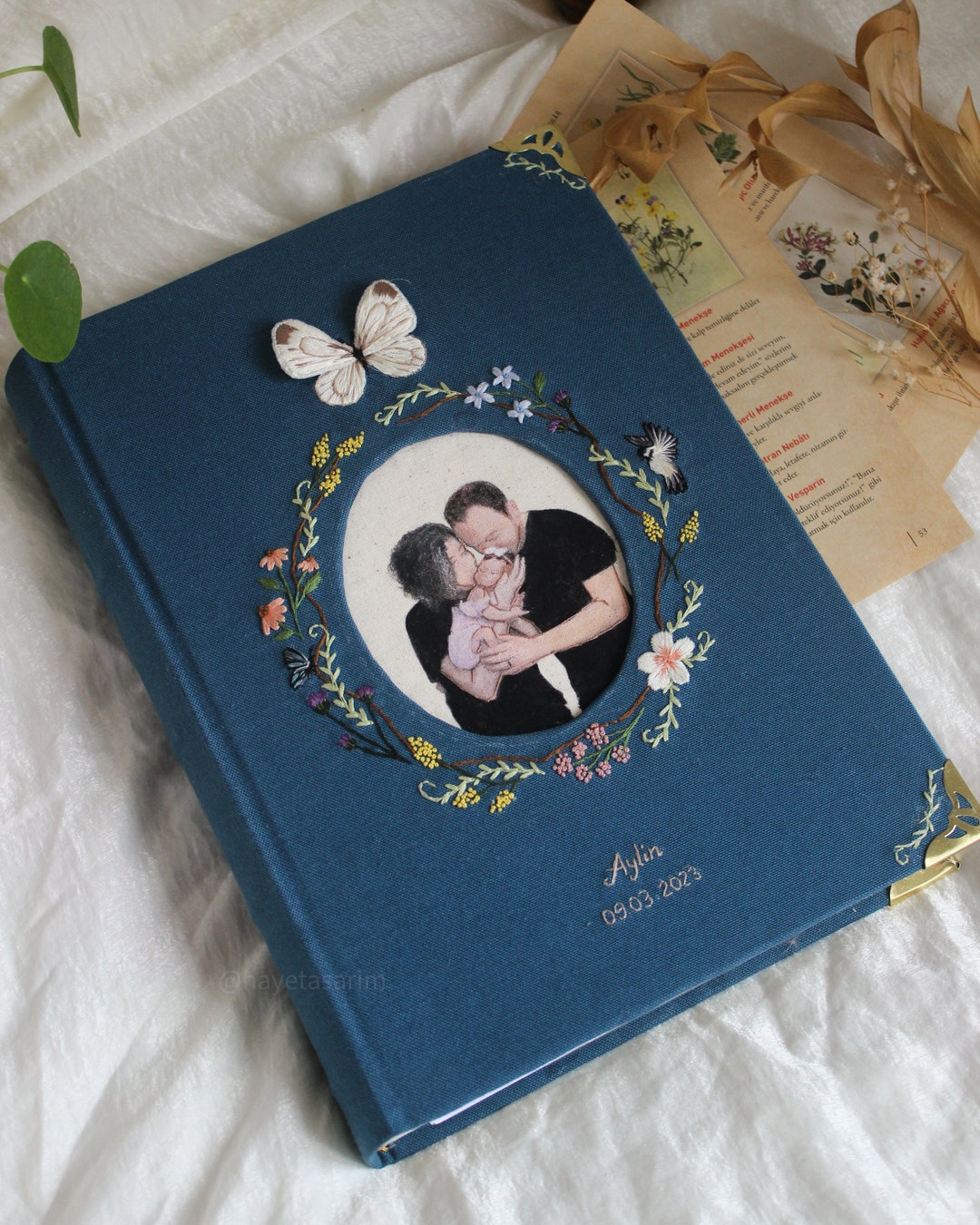 Personalized Family Photo Album, Hand Embroidered Album for 300 4x6 ...