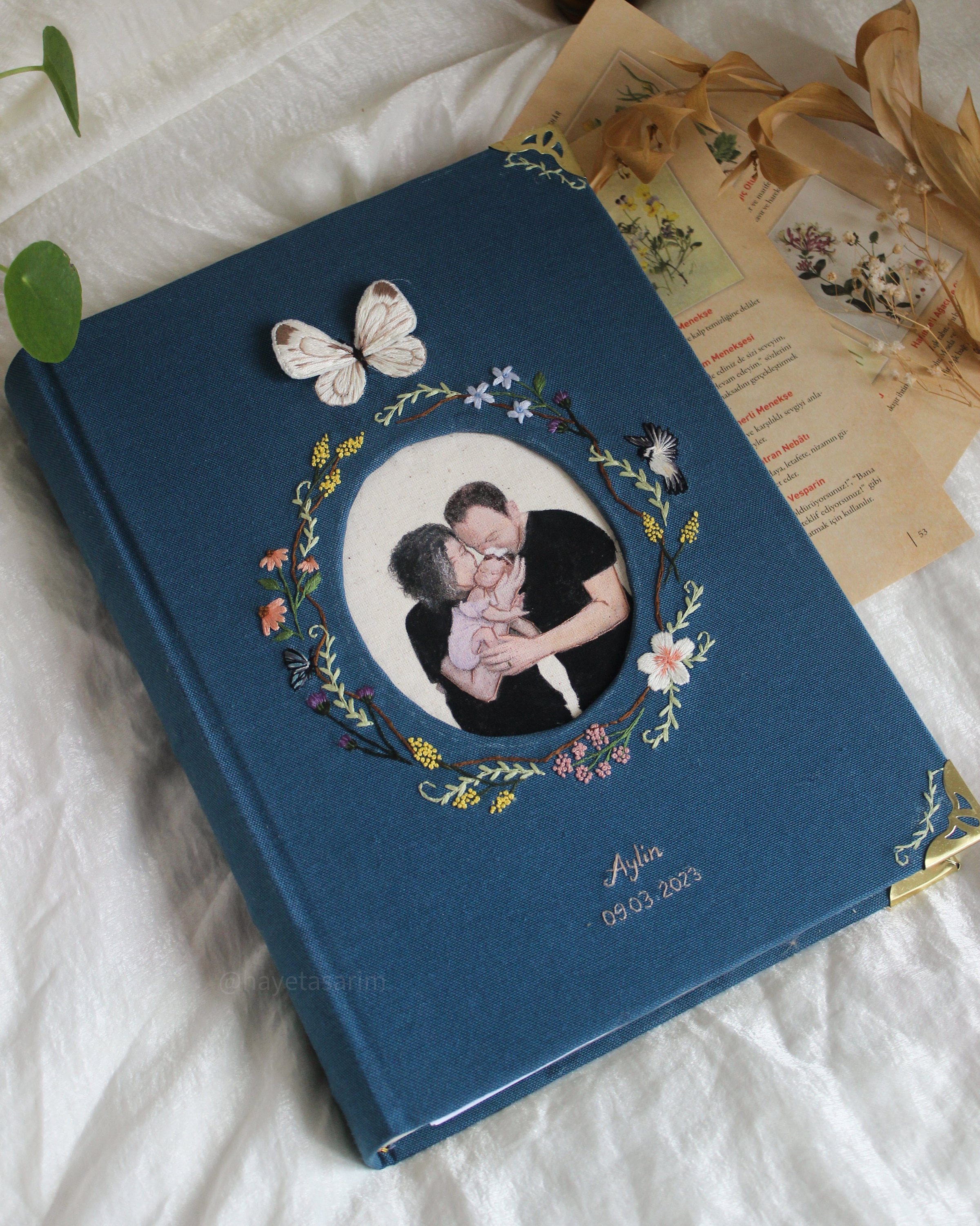 Personalized Family Photo Album, Hand Embroidered Album for 300 4x6 ...