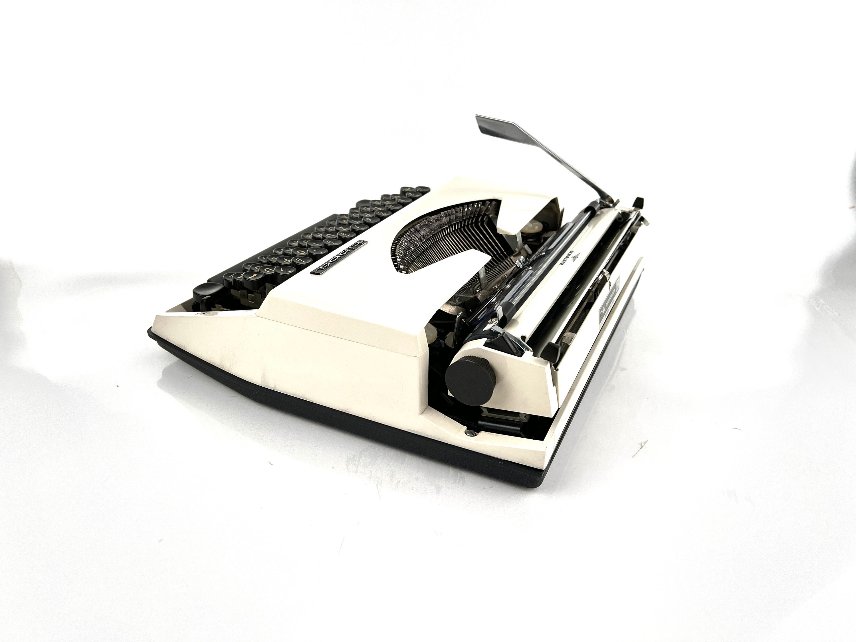 Stanley Kubrick Adler Tippa Travel-typewriter With Case Beautiful Retro ...