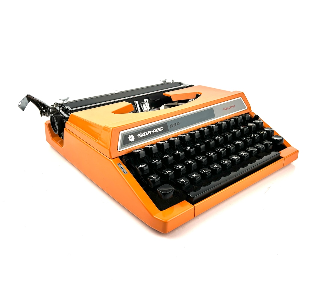 Silver Reed 250 - Portable Vintage Typewriter - With Case - 83 - Etsy