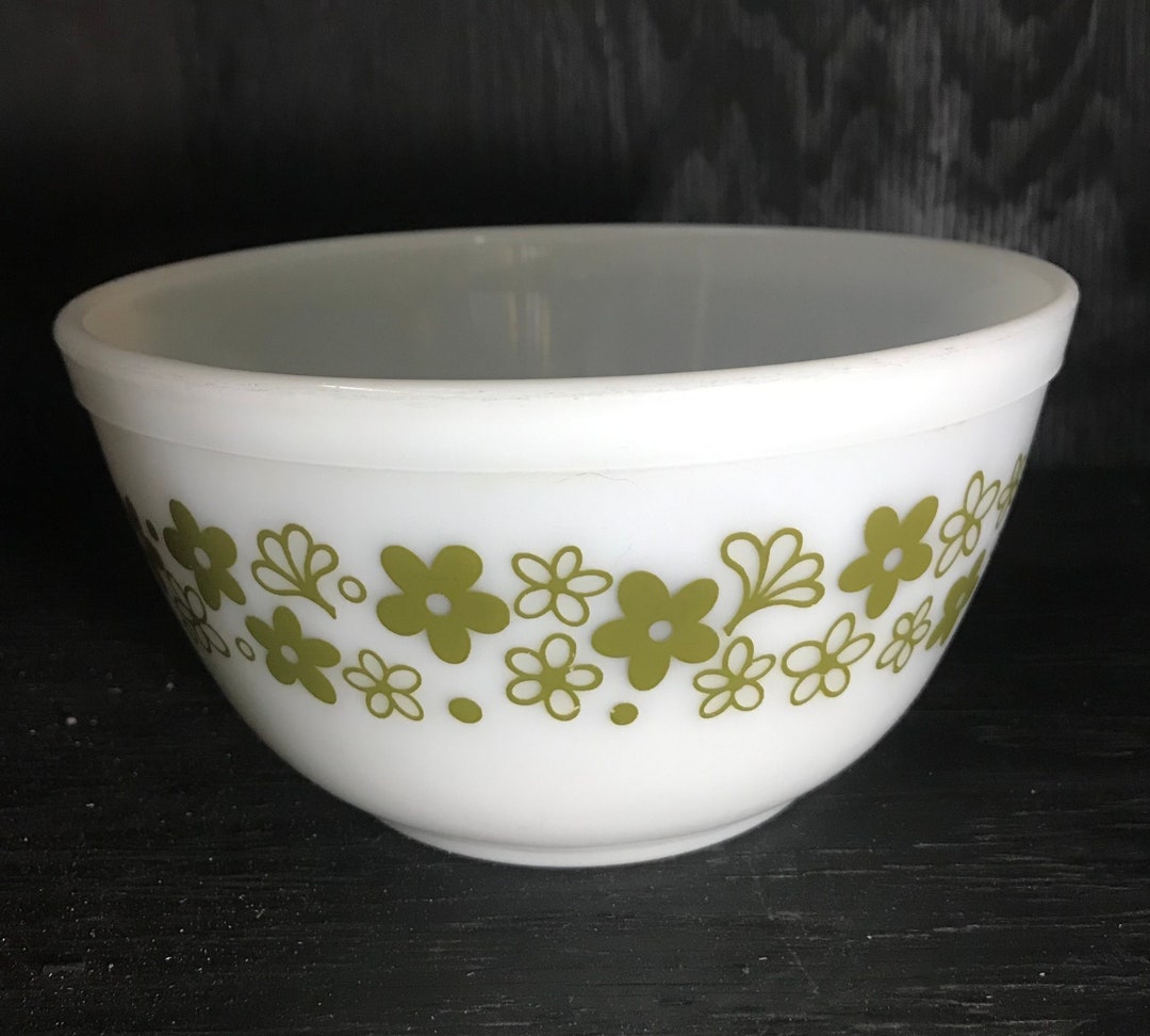 Vintage Pyrex Spring Blossom Crazy Daisy 402 Small Mixing Bowl 1.5QT - Etsy