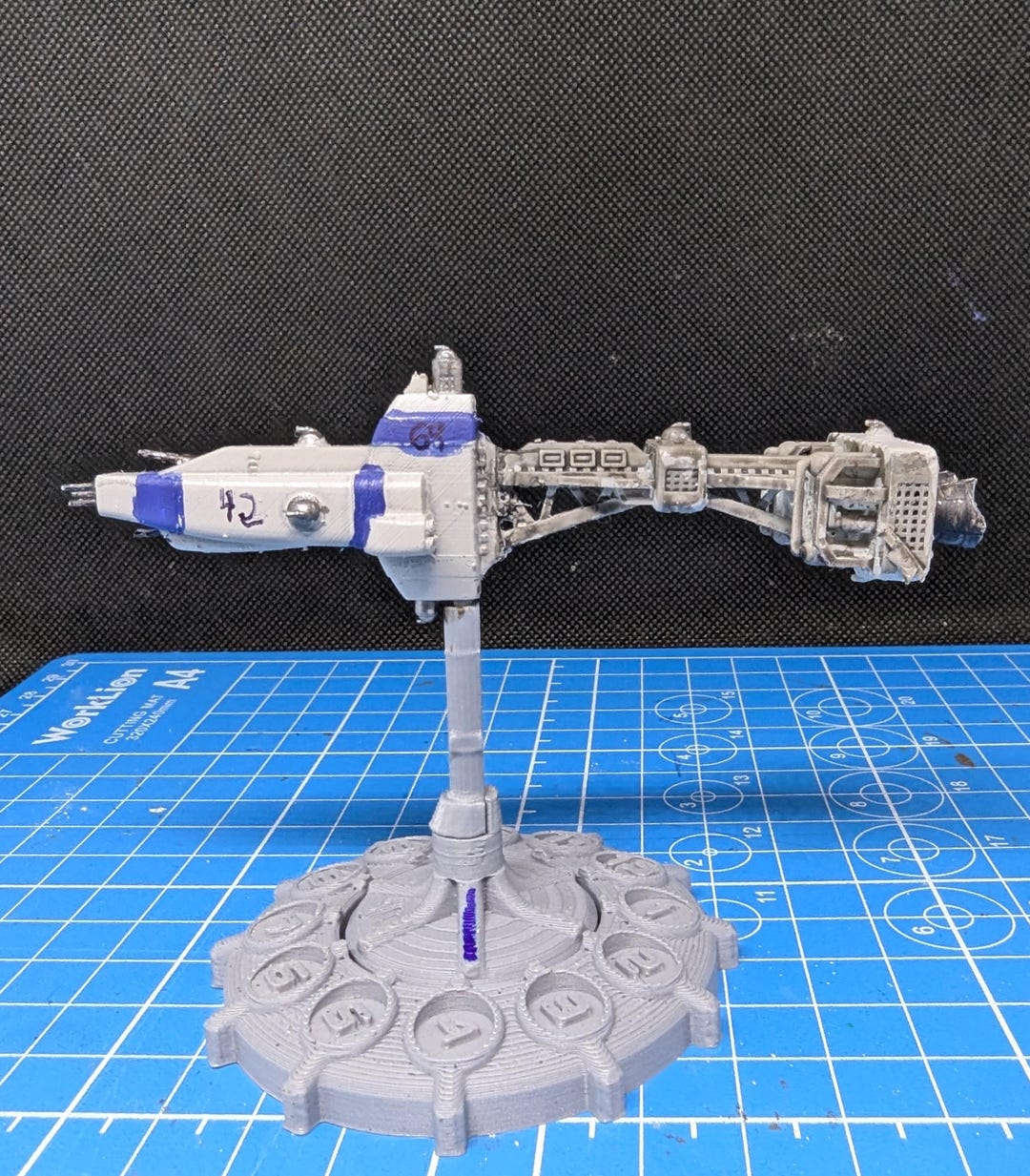 Babylon 5 Earthforce Hyperion Heavy Cruiser for Miniatures Games 100mm ...