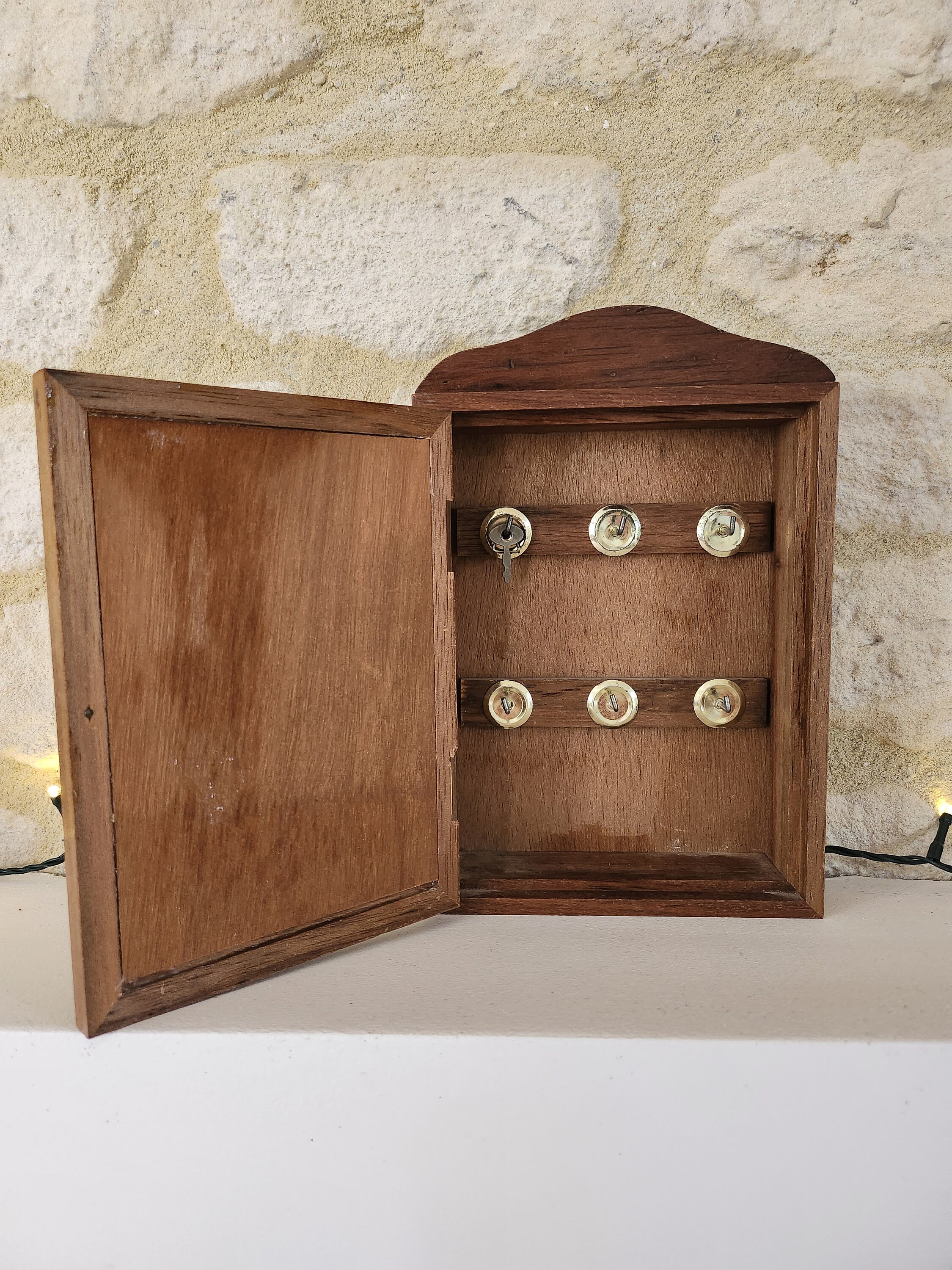 Wooden Wall Key Box With birds Illustration 6 Golden Key Slots - Etsy