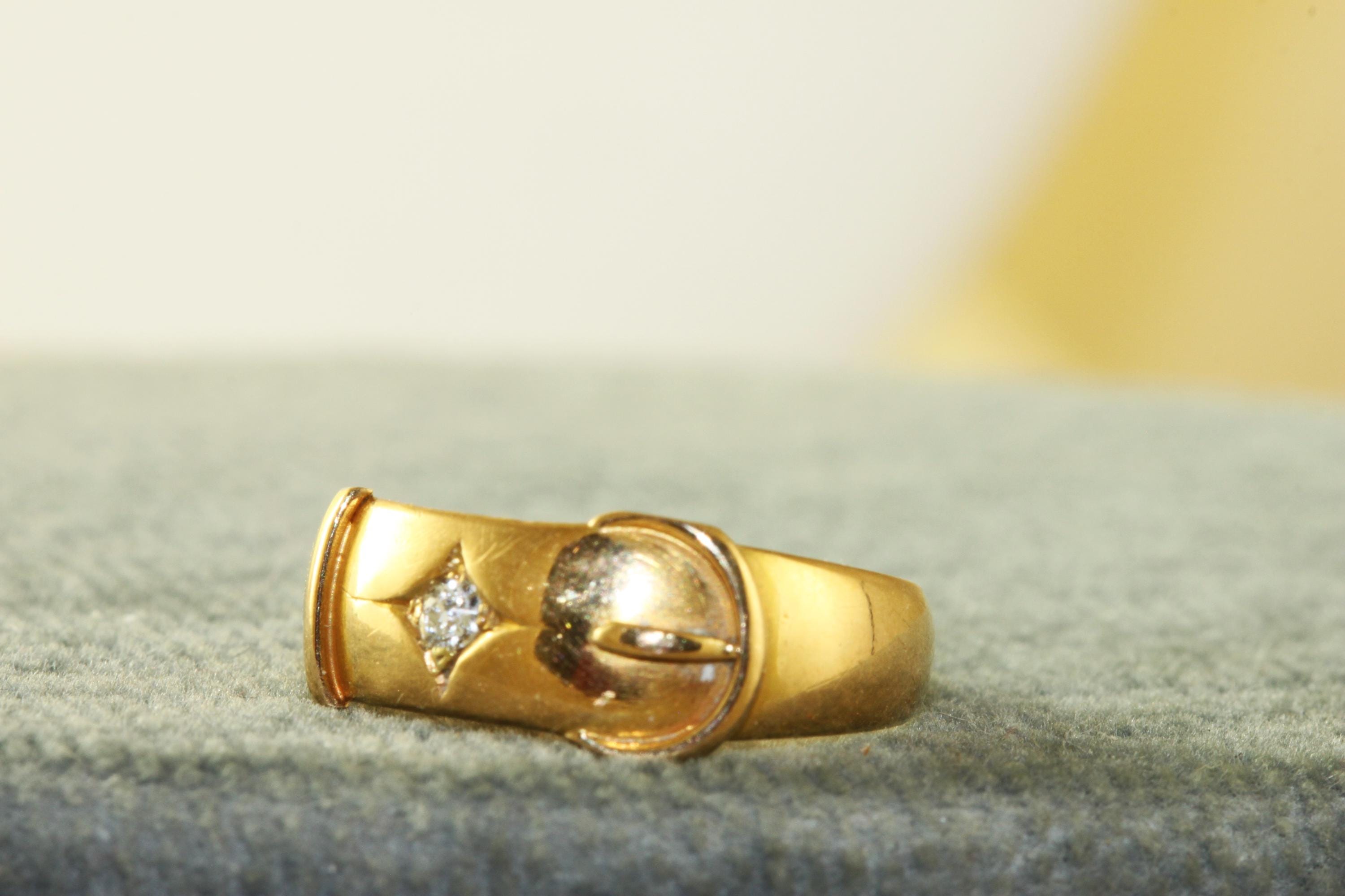 1895 18K Diamond Buckle Ring - Etsy