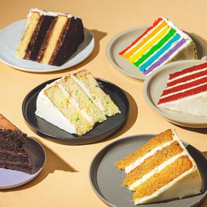 Best Seller's Cake Slice Sampler - Carlo's Bakery (8x Slices) - Etsy