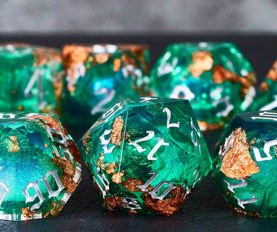 ETA 6-8 Days！ Gothic Jade Green Liquid Core Dice Set for Magic Game ...