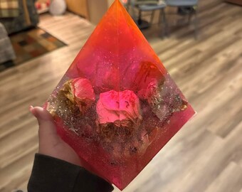 CUSTOM Resin Pyramid Keepsake, Memorial - Etsy