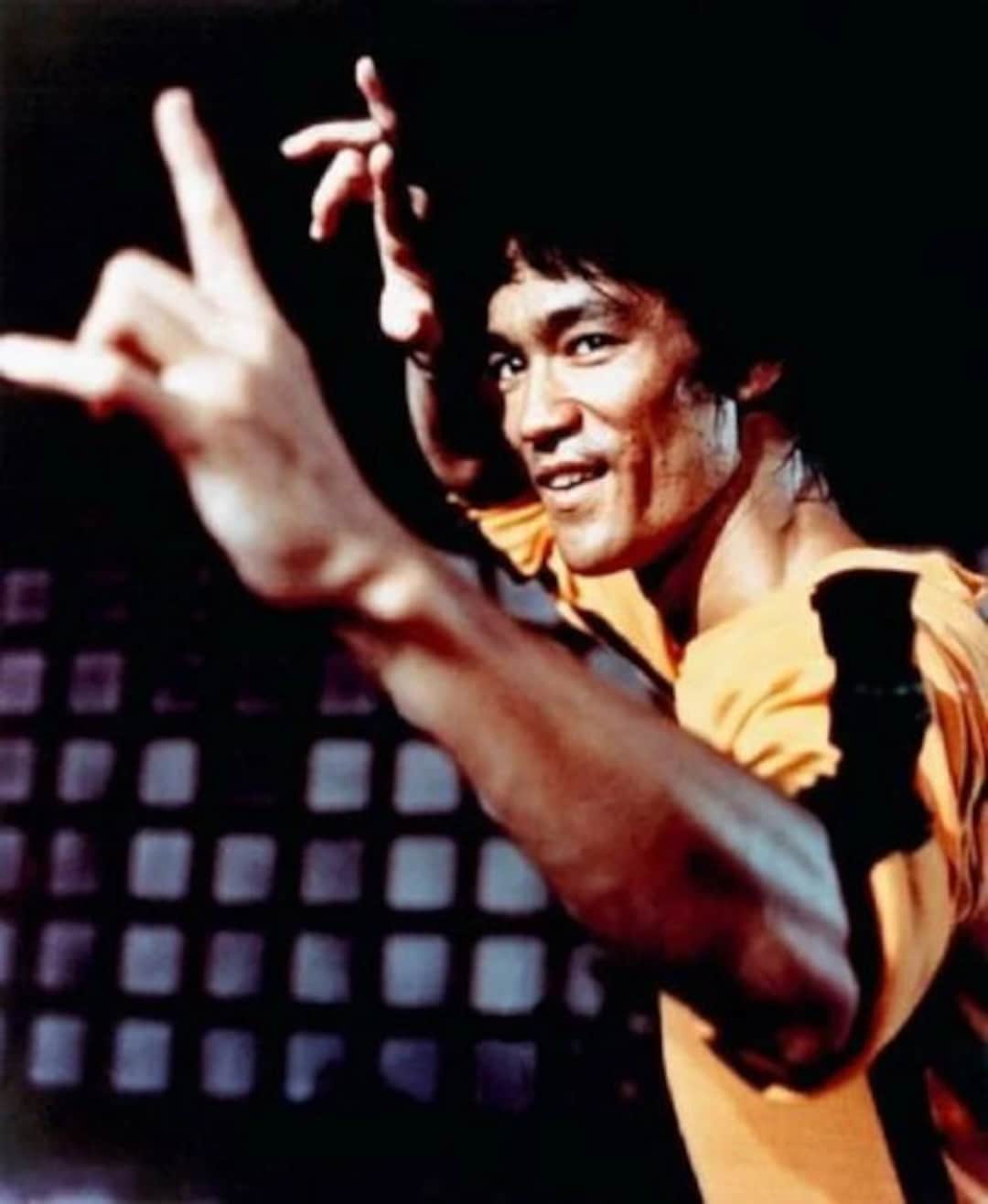BRUCE LEE SIGNED Autographed Page & Photo - Enter the Dragon - Green ...